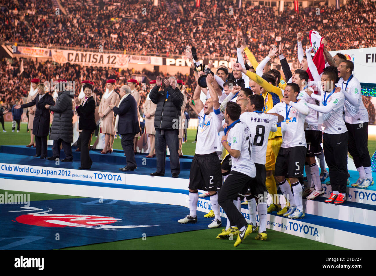 Kanagawa, Japan. 16th December 2012. Corinthians team group ...