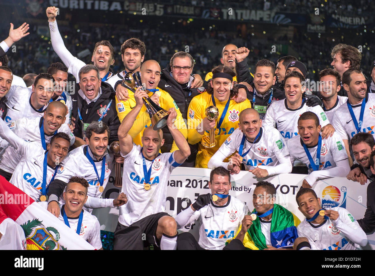 Kanagawa, Japan. 16th December 2012. Corinthians team group ...