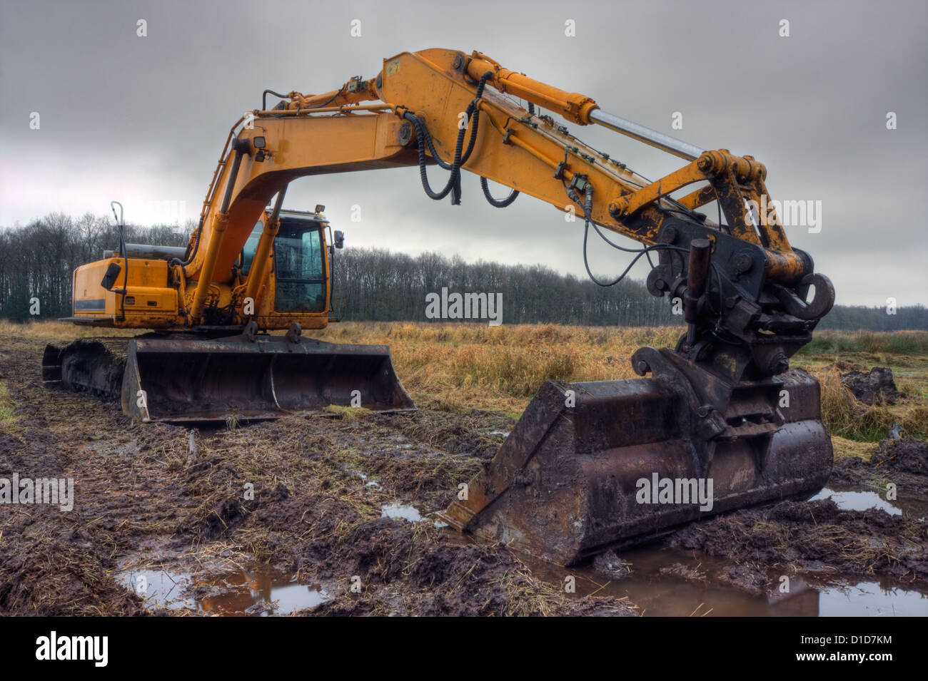 A yellow digger excavator hi-res stock photography and images - Alamy