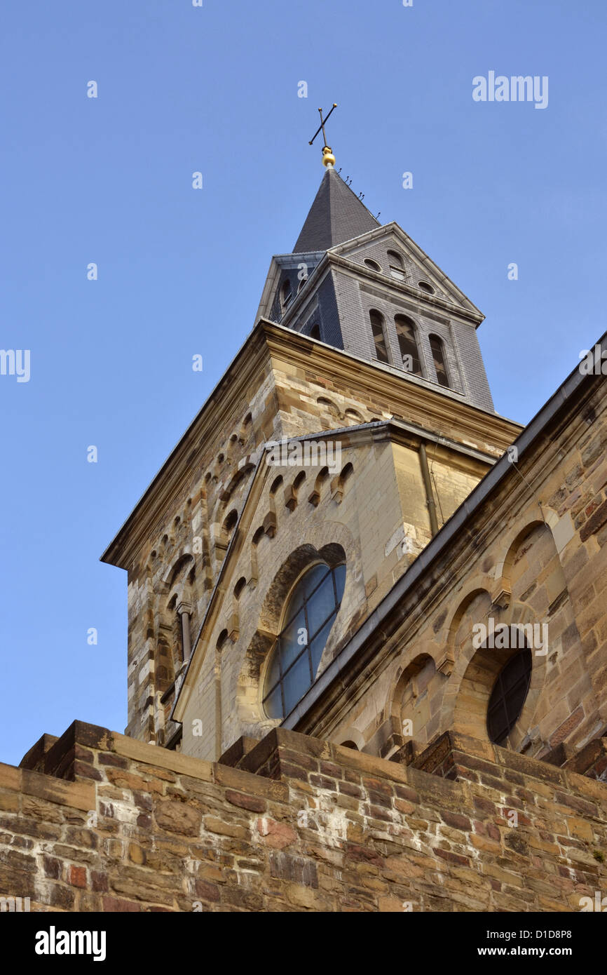 Sint Servatius basilica in Maastricht Stock Photo - Alamy