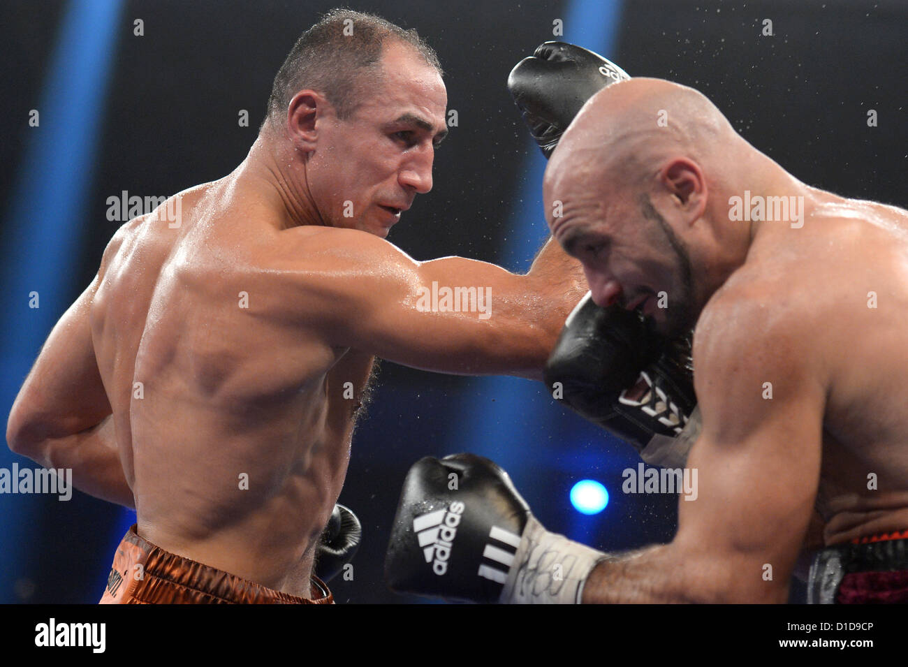 German Boxer and WBO champion in the super midleweight class Arthur ...