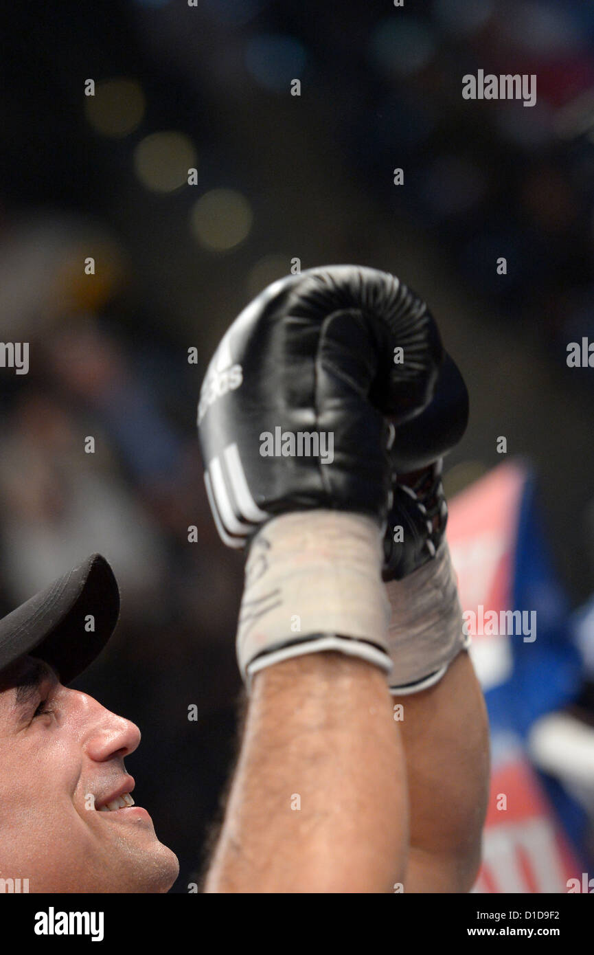 German Boxer and WBO champion in the super midleweight class Arthur ...