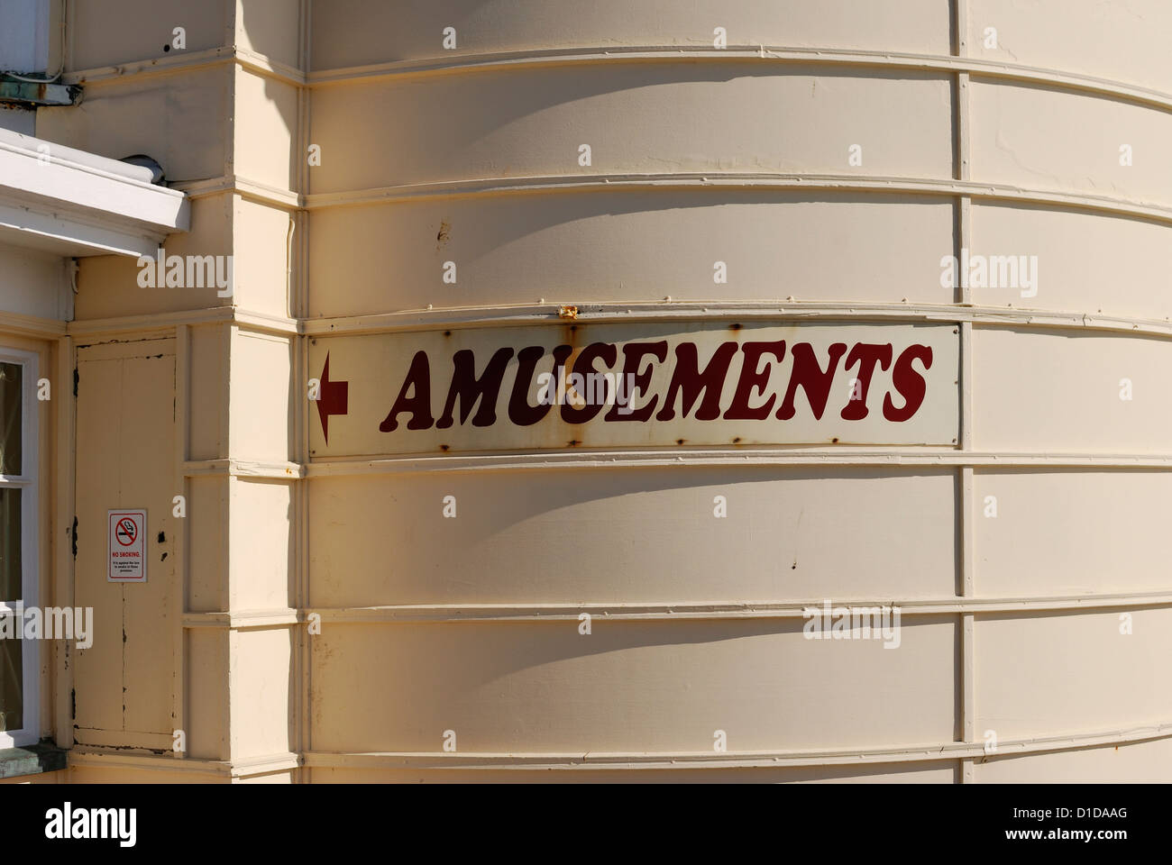 Amusements sign hi-res stock photography and images - Alamy