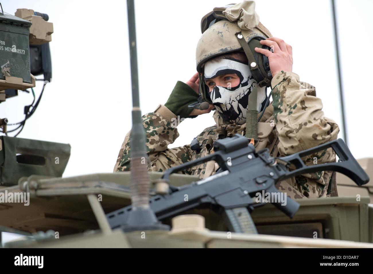 Soldier face hi-res stock photography and images - Alamy