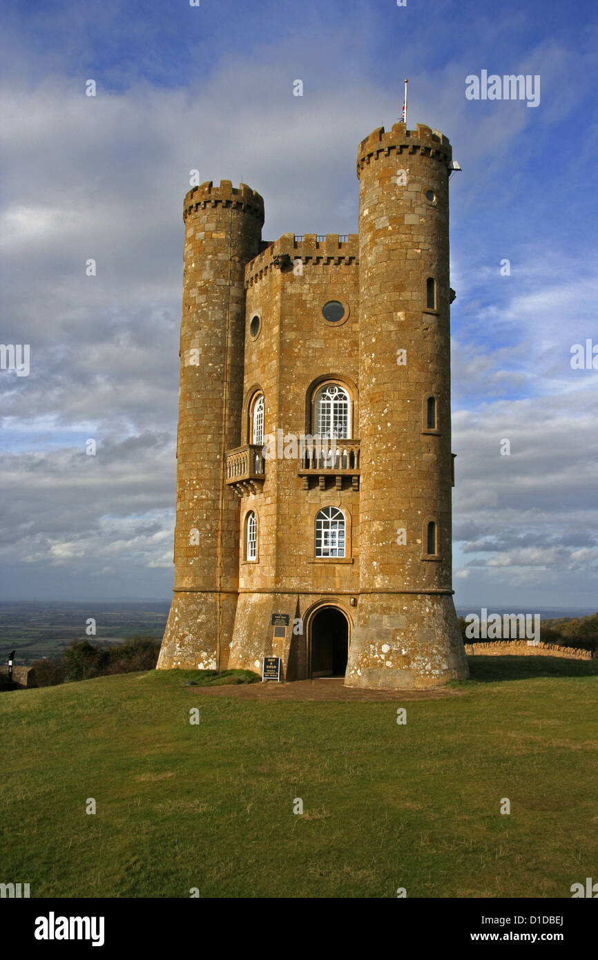 Broadway tower folly on broadway hi-res stock photography and images ...