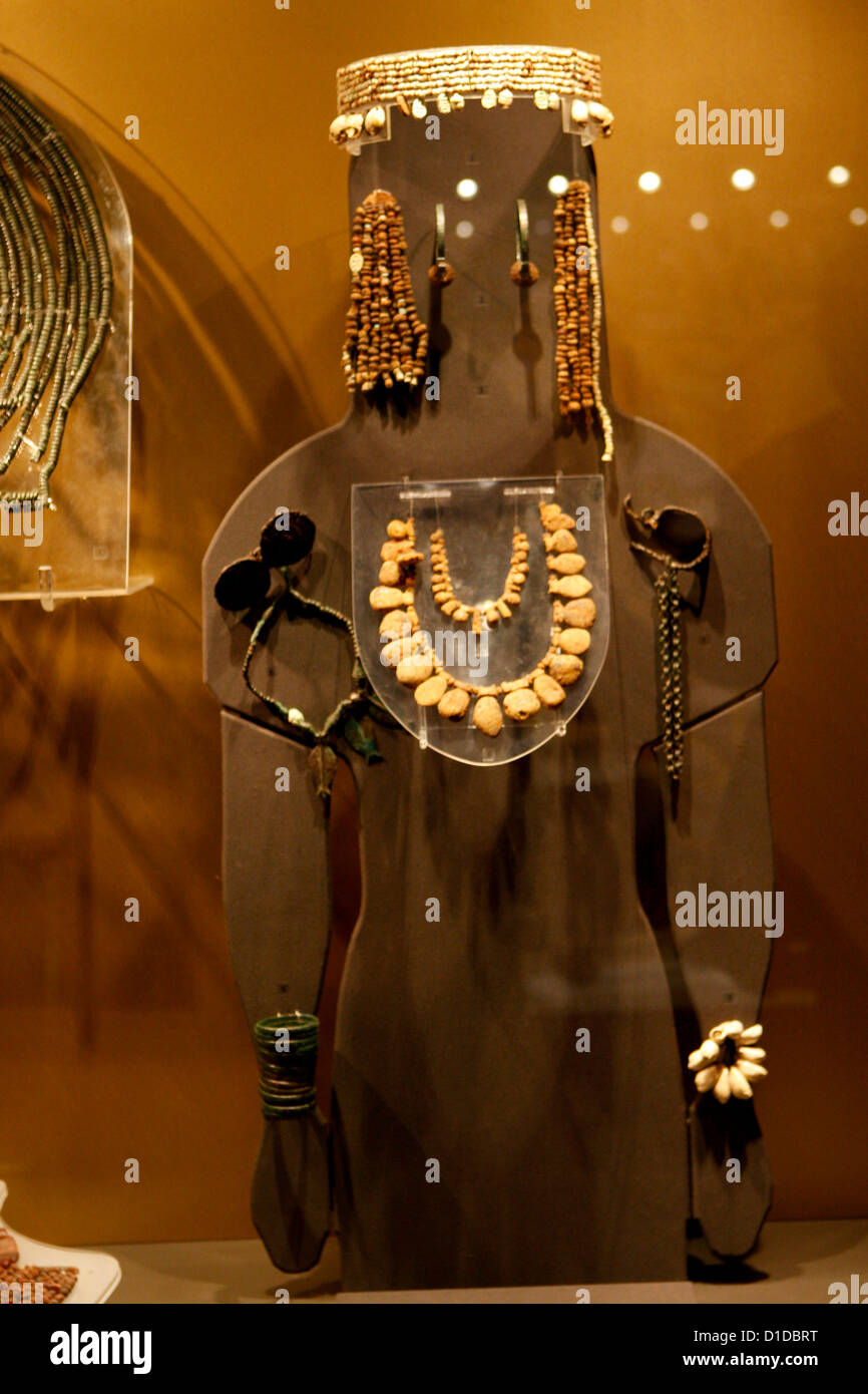 Ancient greek woman jewels hi-res stock photography and images - Alamy