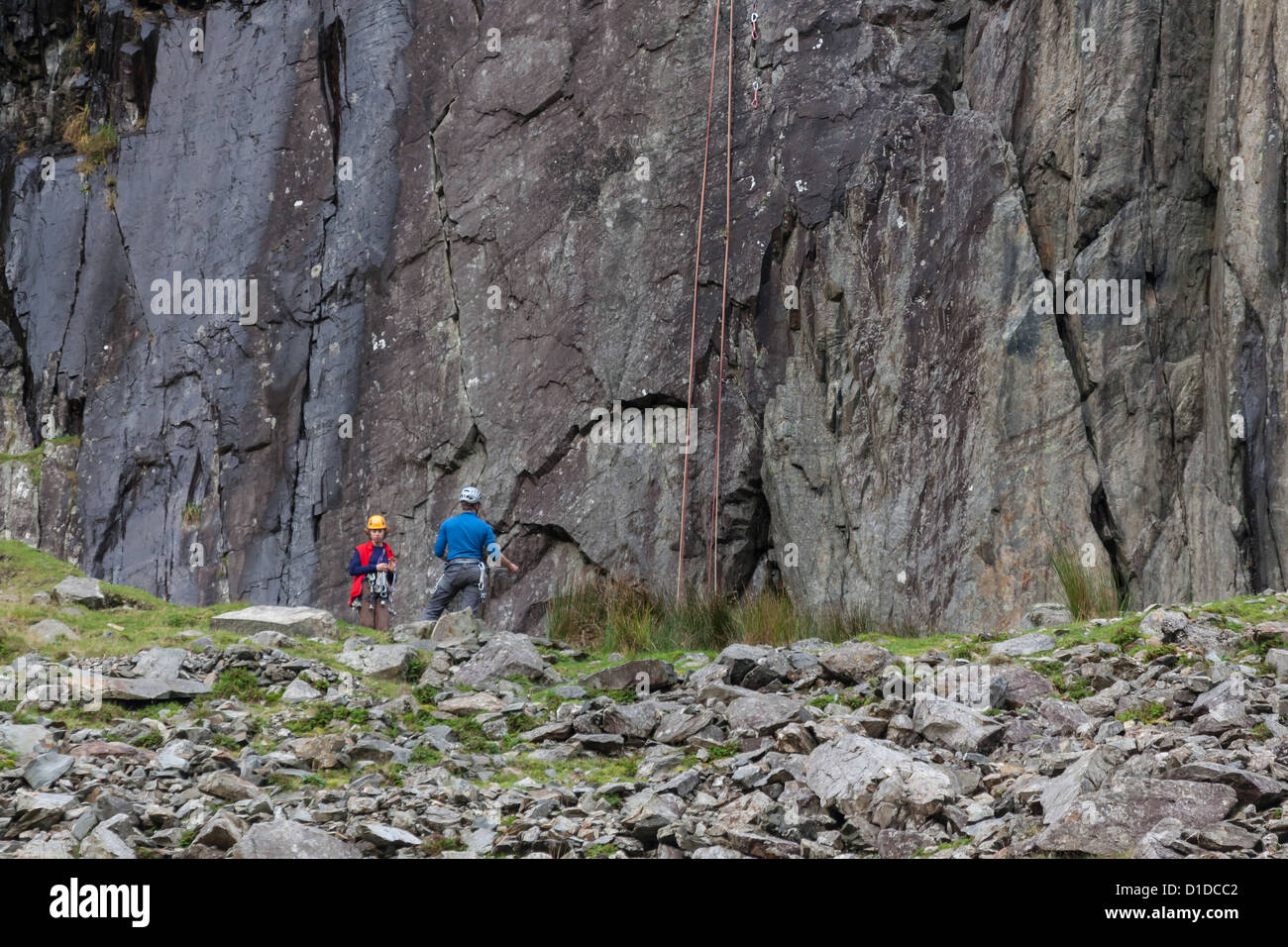 Rock climbing in snowdonia hi-res stock photography and images - Alamy