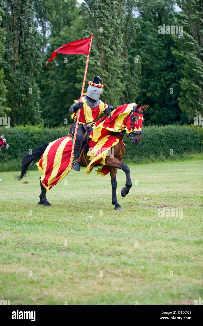 Knight charging battle hi-res stock photography and images - Alamy