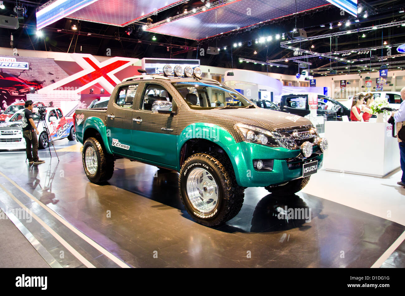 Isuzu v cross 4x4 hi-res stock photography and images - Alamy