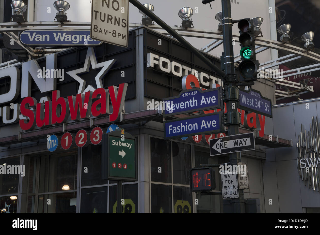 Ave signs hi-res stock photography and images - Alamy