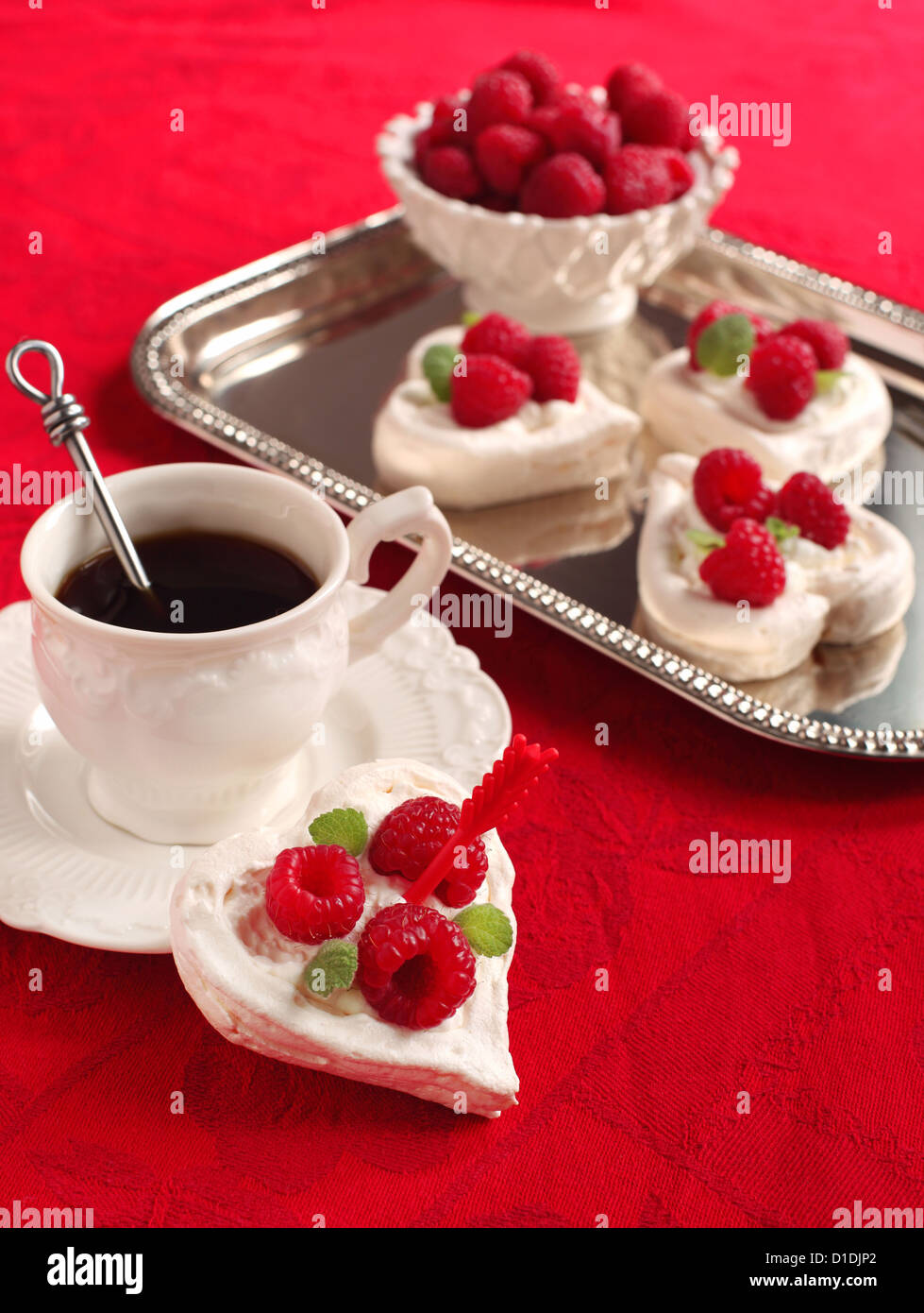 Decadent pavlova hi-res stock photography and images - Alamy
