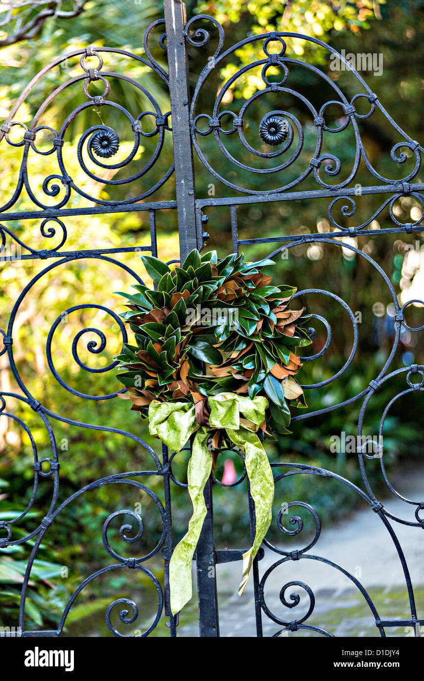 Christmas wreath on iron gate hi-res stock photography and images - Alamy