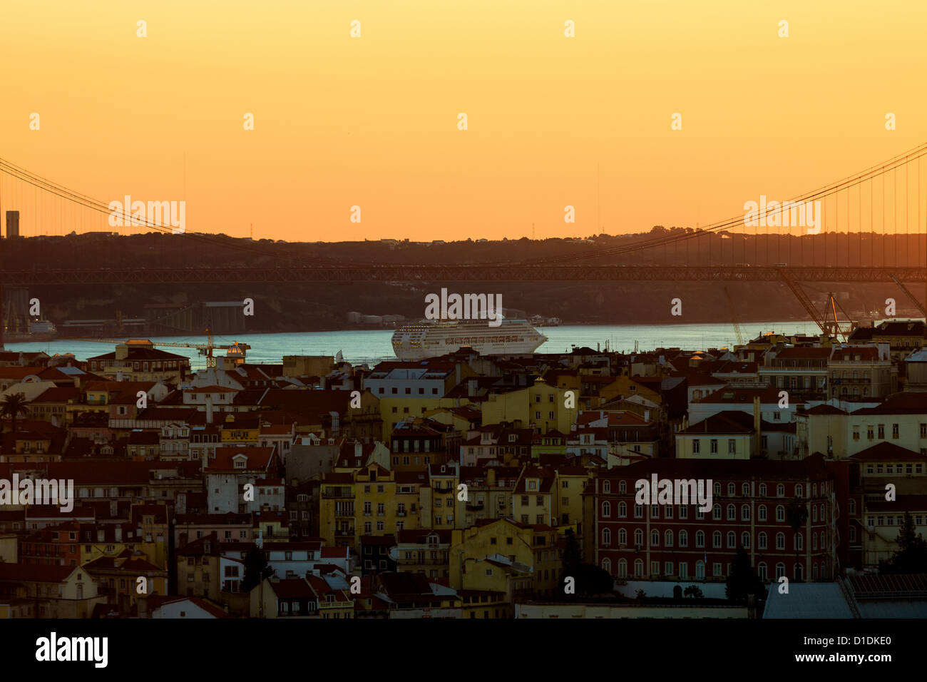 Sunset at lisbon hi-res stock photography and images - Alamy
