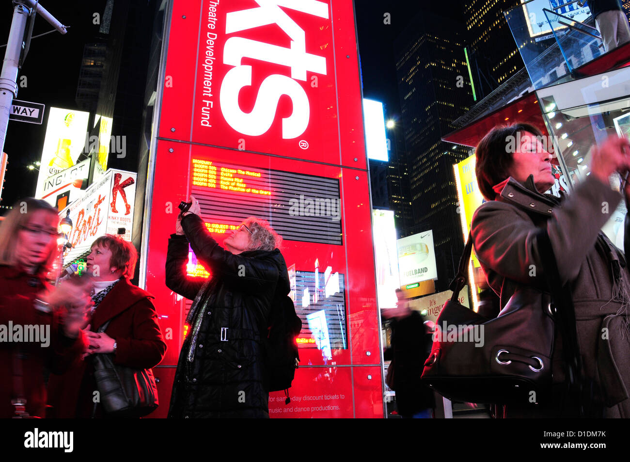 Tkts red sign hi-res stock photography and images - Alamy