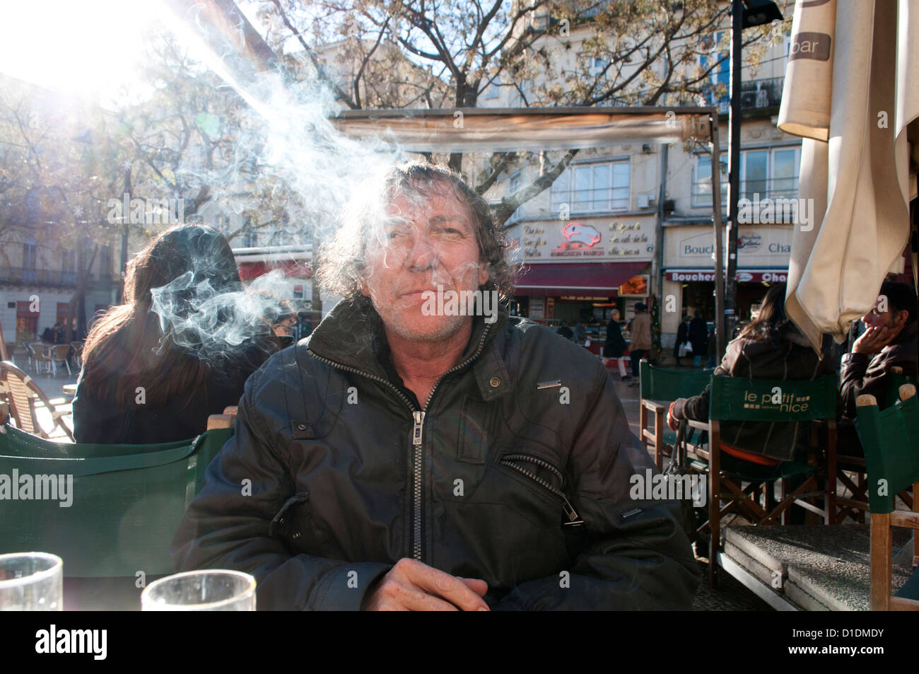 Smoking in france hi-res stock photography and images - Alamy