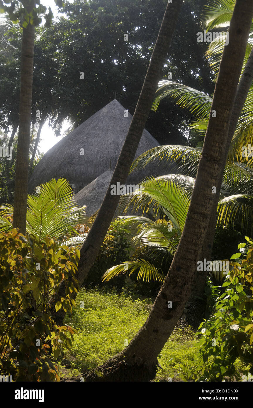 Coconut huts hi-res stock photography and images - Alamy