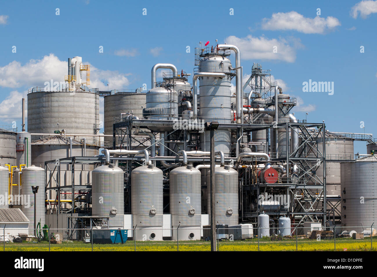 Bio fuel refinery hi-res stock photography and images - Alamy