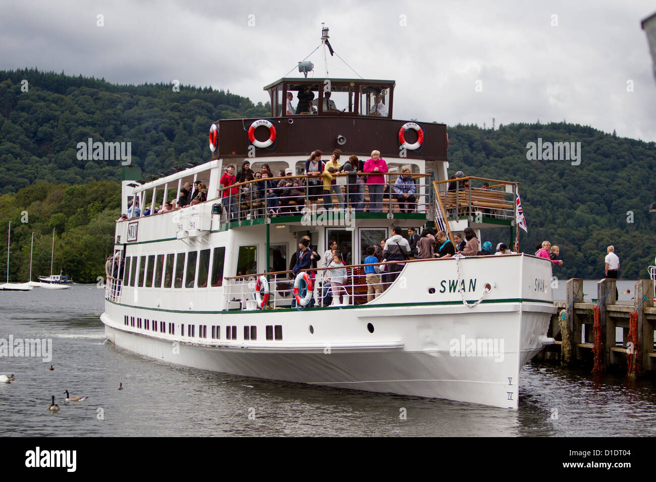 Windermere lake cruises hi-res stock photography and images - Alamy
