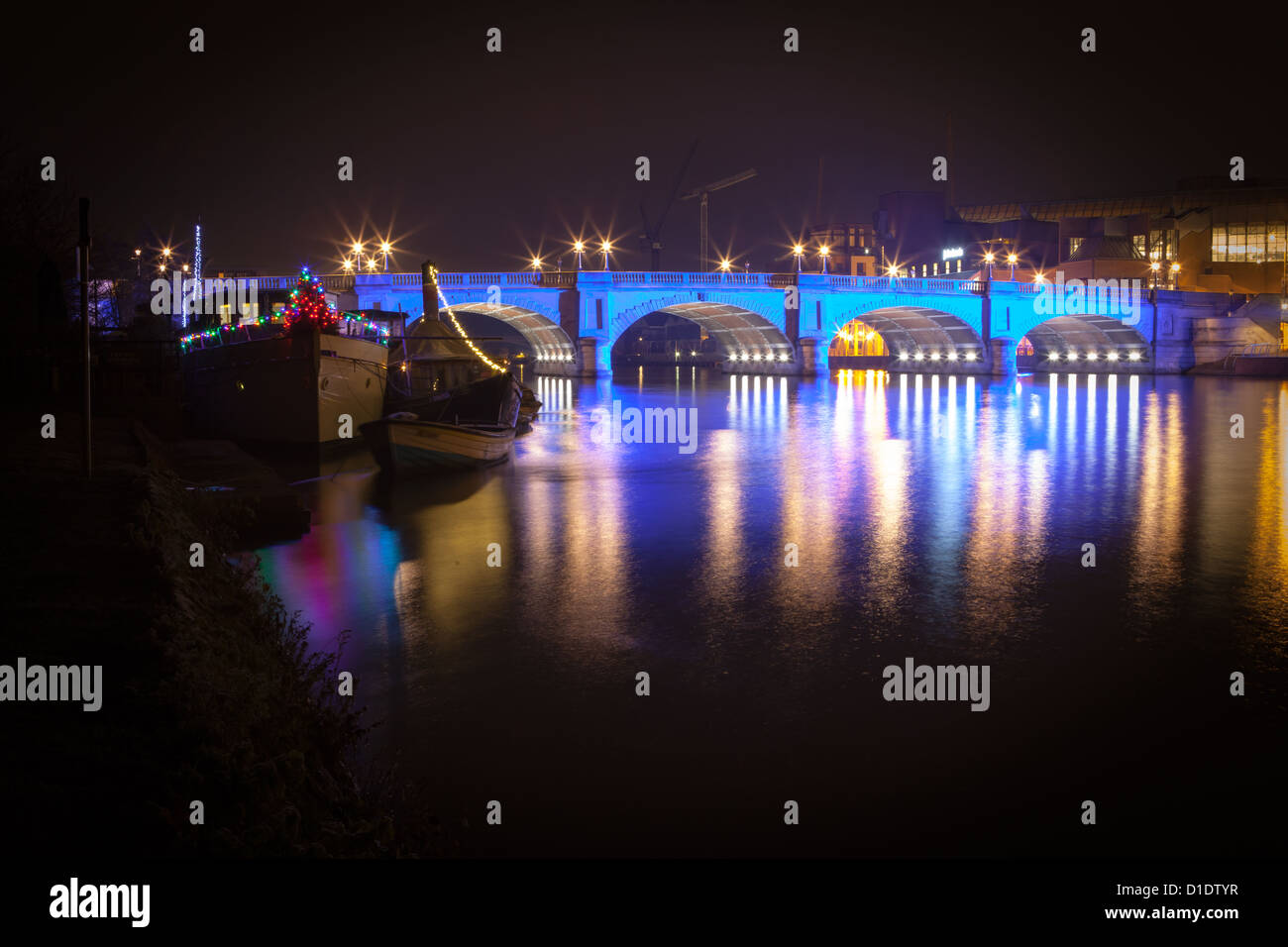 Tow path entertainment hi-res stock photography and images - Alamy