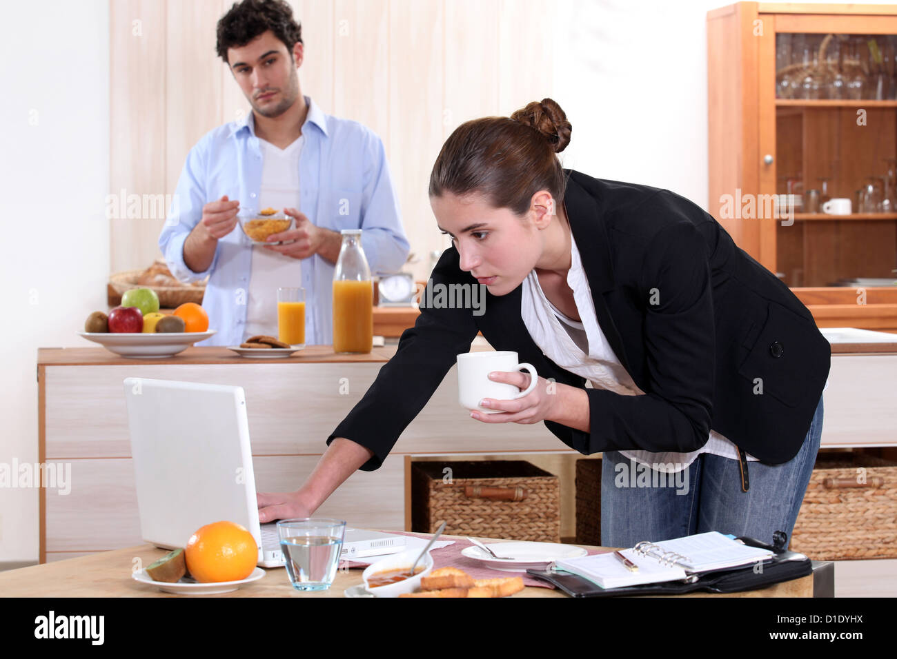 Hurry woman kitchen hi-res stock photography and images - Alamy
