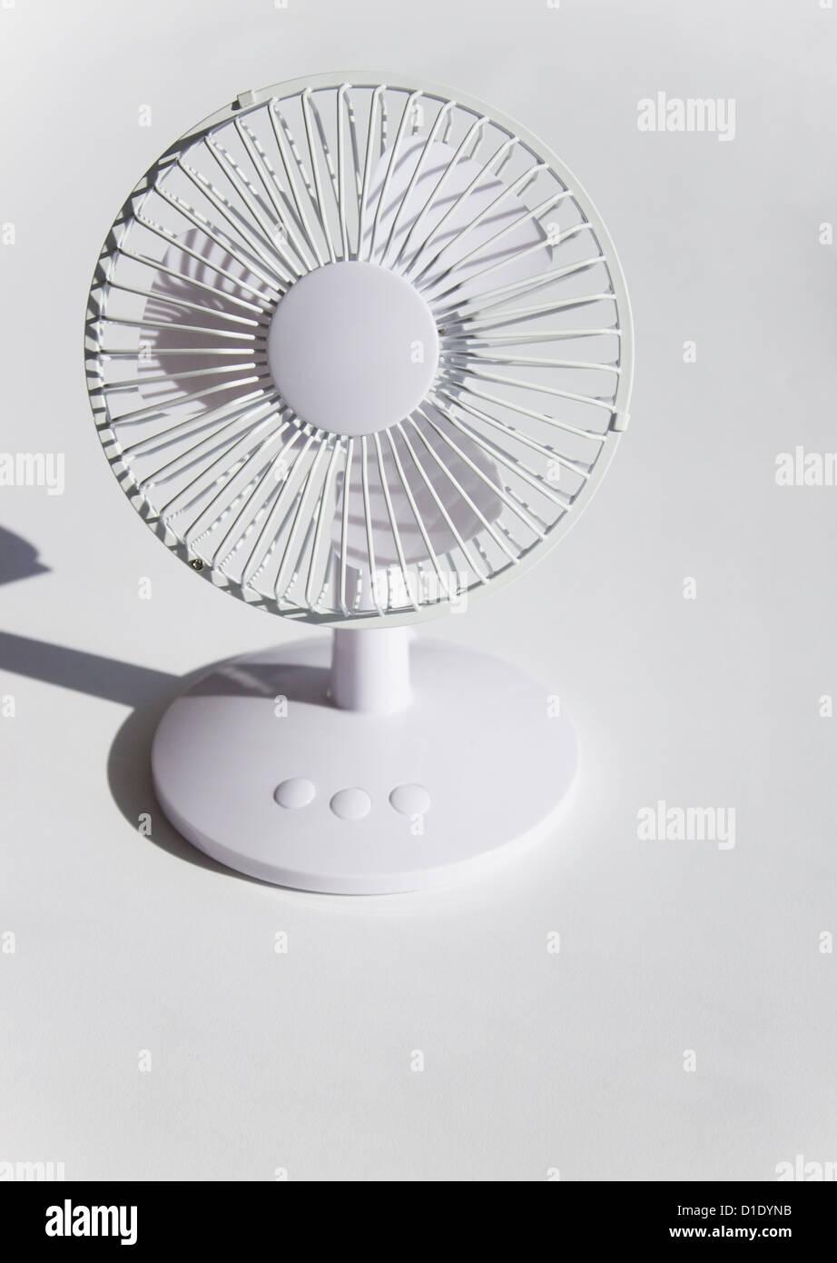 Front view electric fan hi-res stock photography and images - Alamy