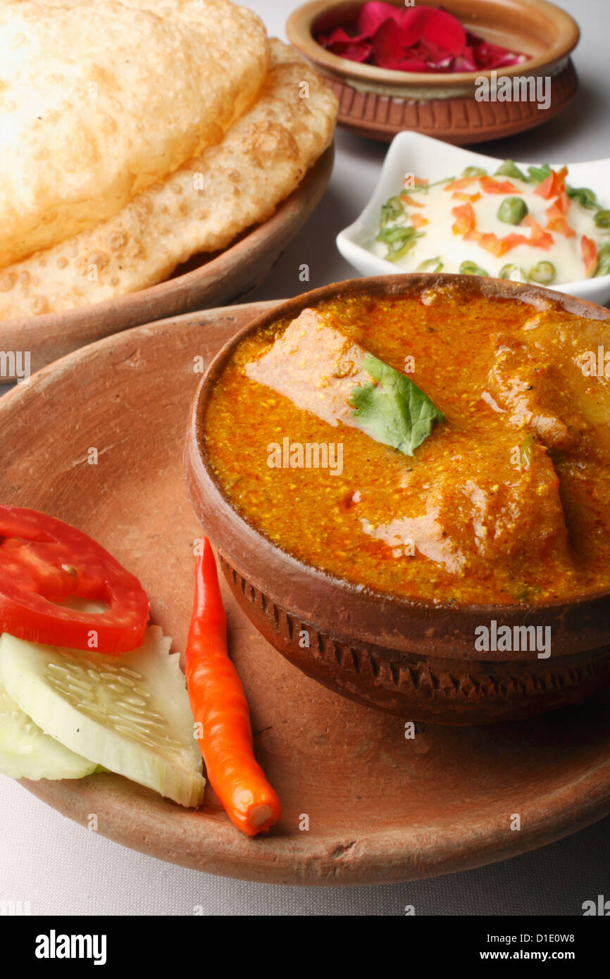 Poori with aloo ki sabji Stock Photo - Alamy