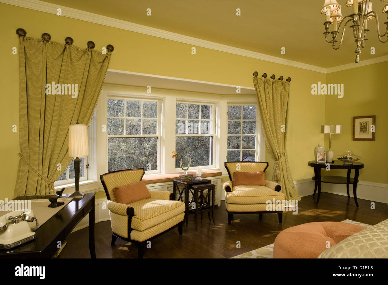 Alcove window seat hi-res stock photography and images - Alamy
