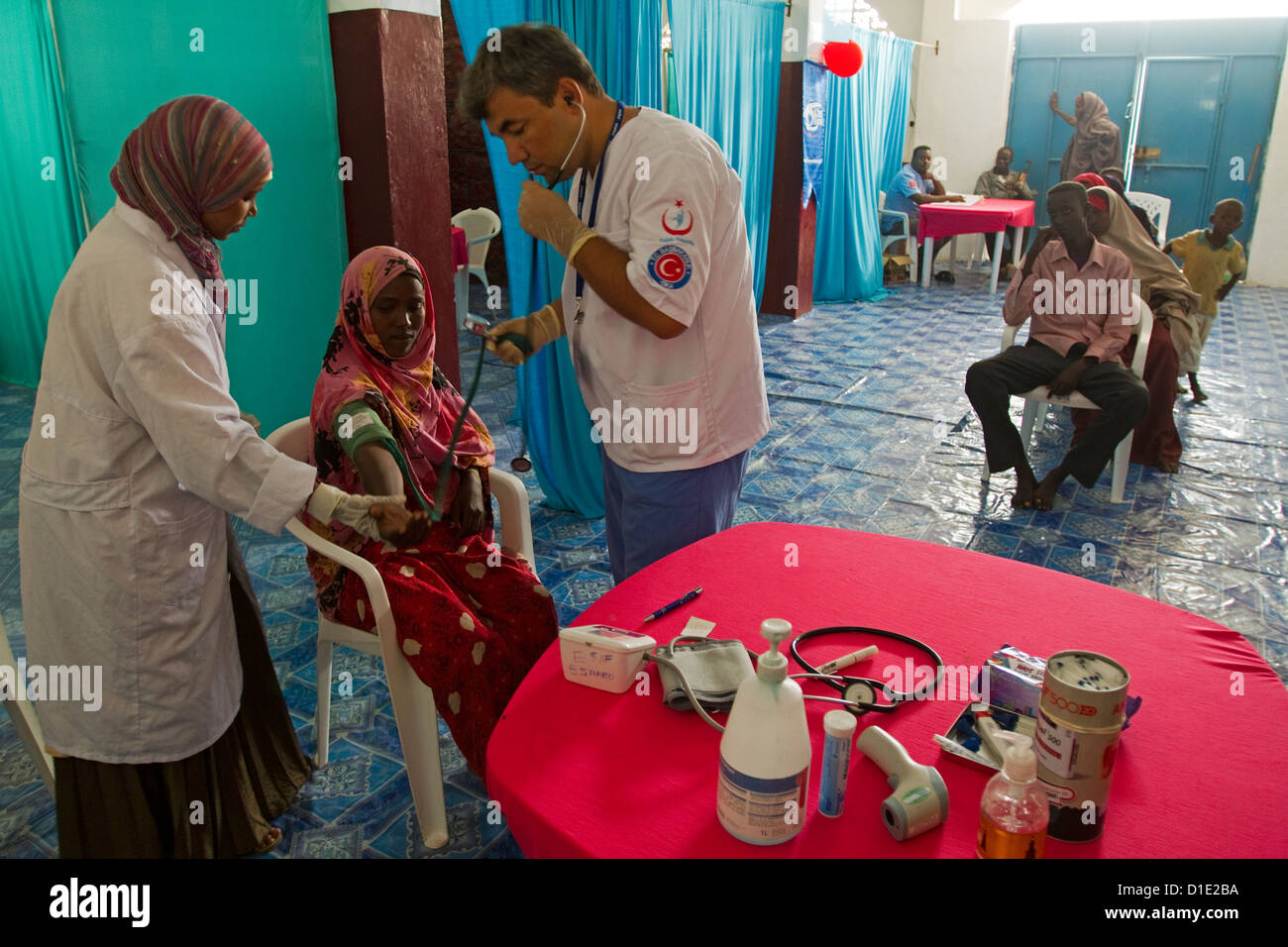 Refugee camp doctor hi-res stock photography and images - Alamy