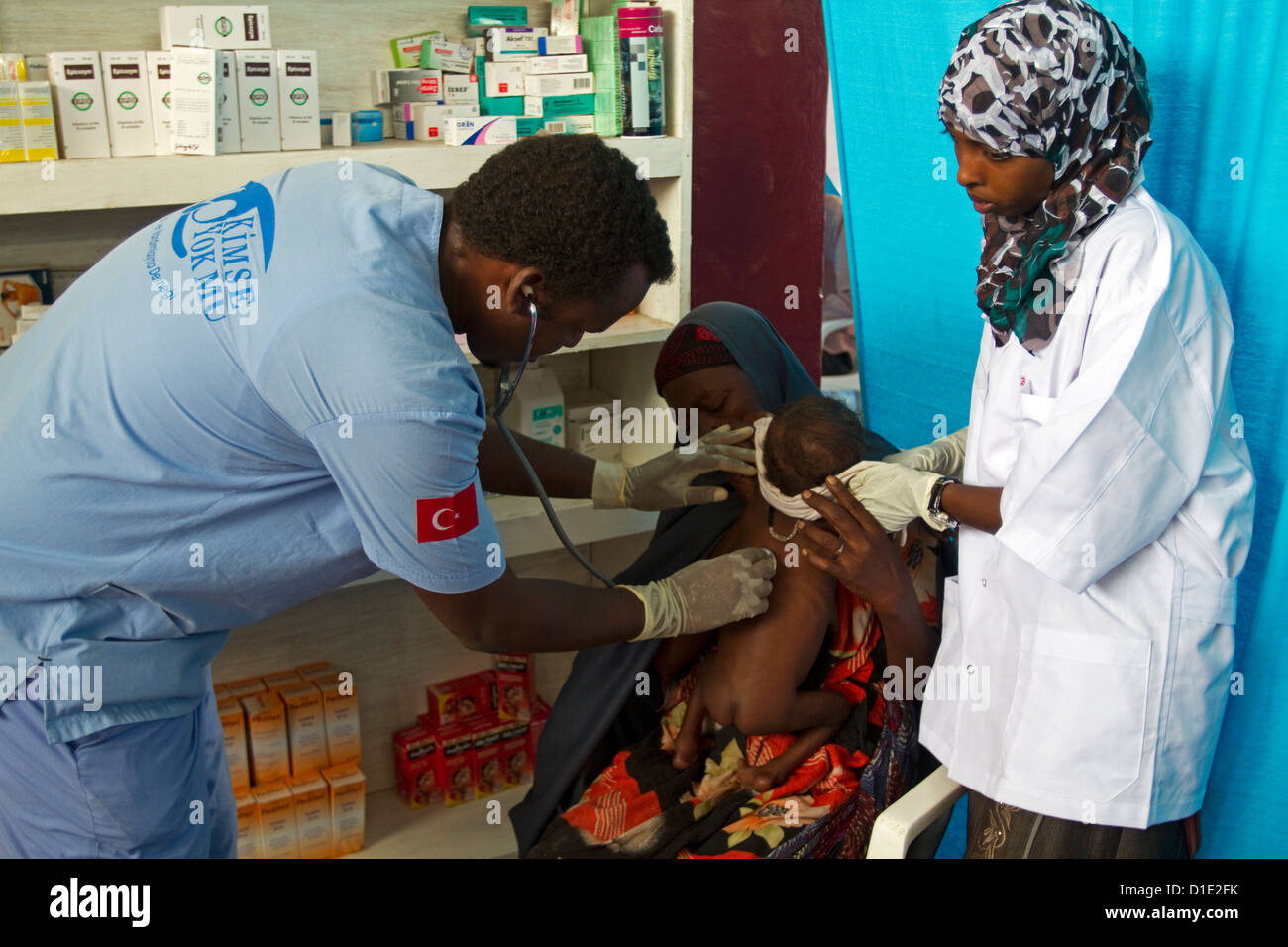 Refugee camp doctor hi-res stock photography and images - Alamy