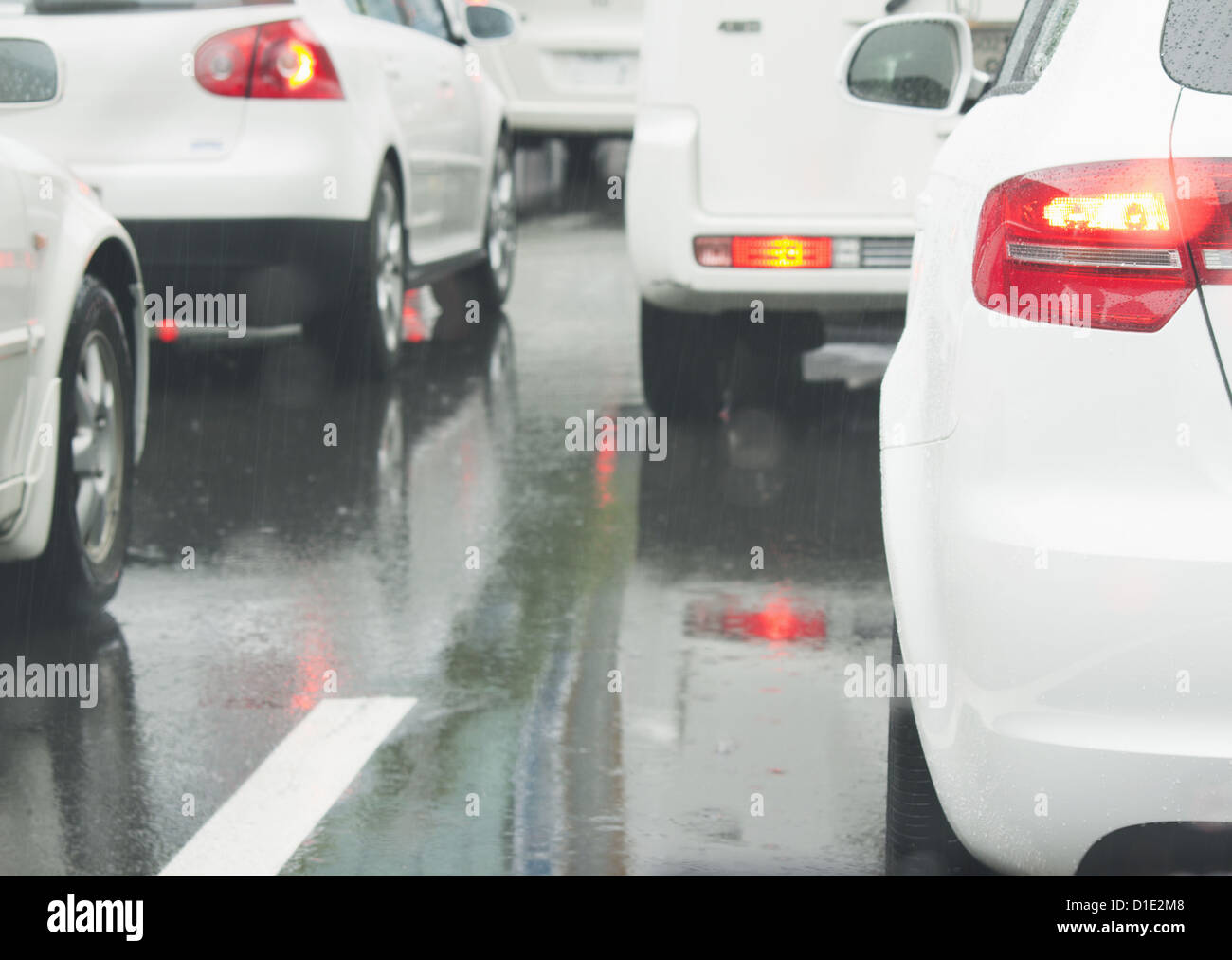 Cars on a rainy day Stock Photo - Alamy