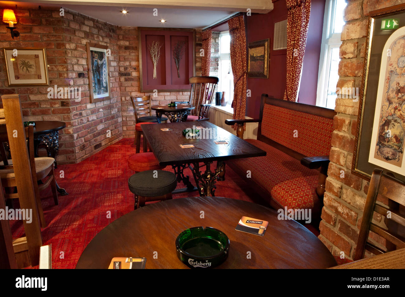 the new clock pub interior Stock Photo - Alamy