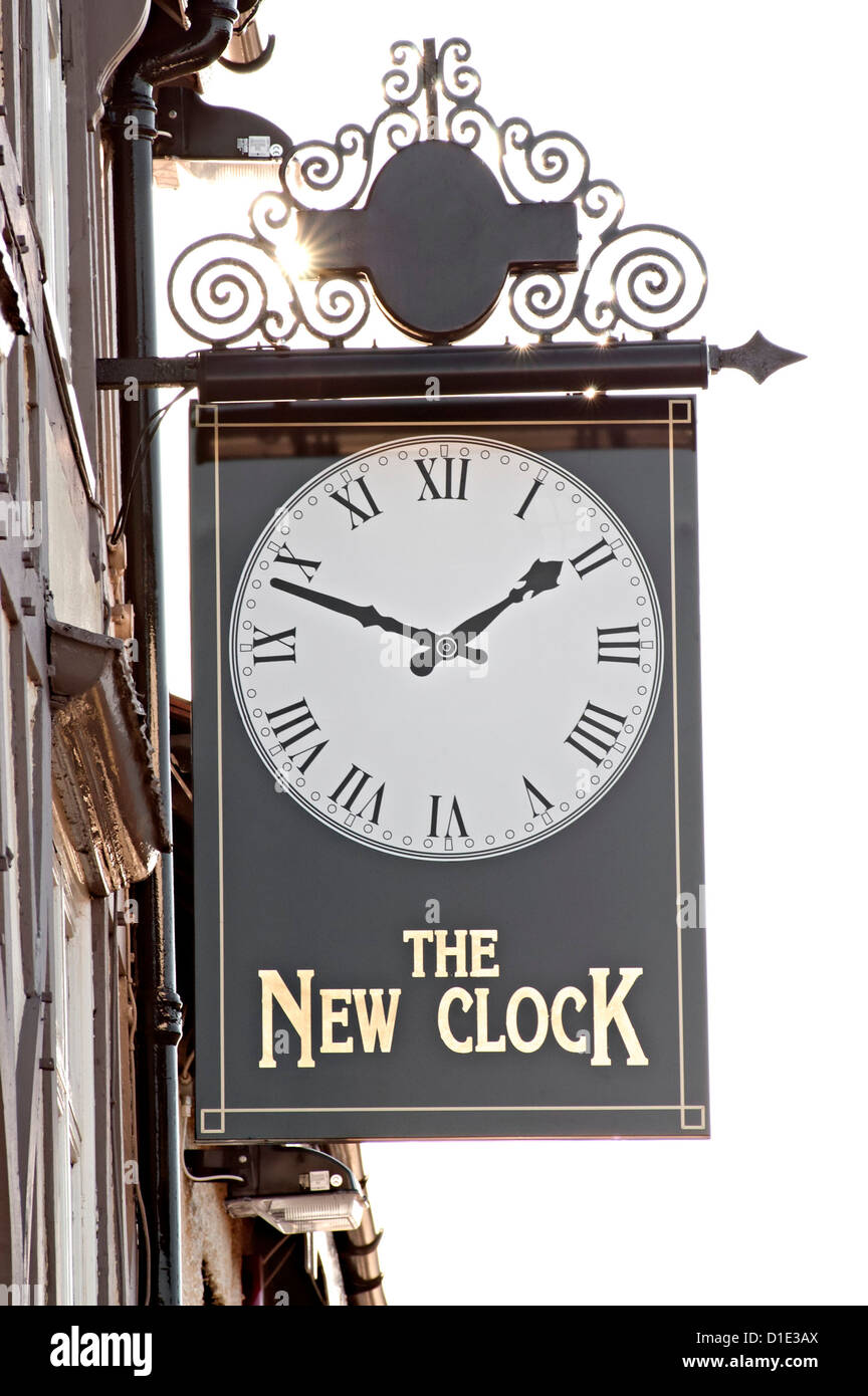 New pub signs hi-res stock photography and images - Alamy