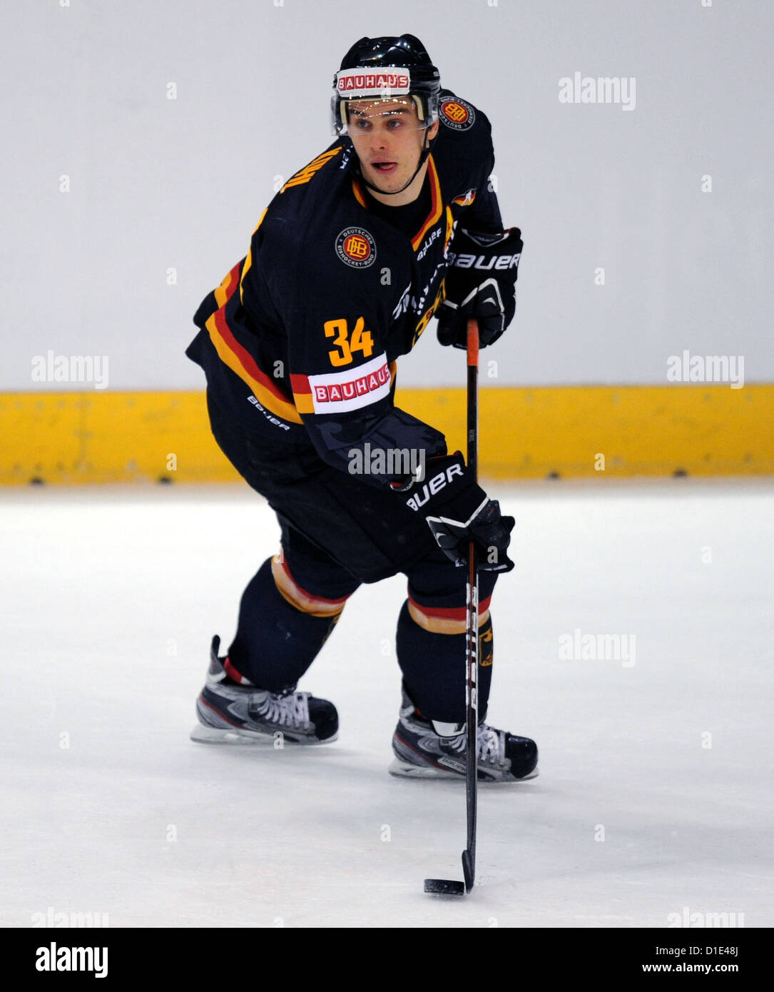 Kohl stick hi-res stock photography and images - Alamy