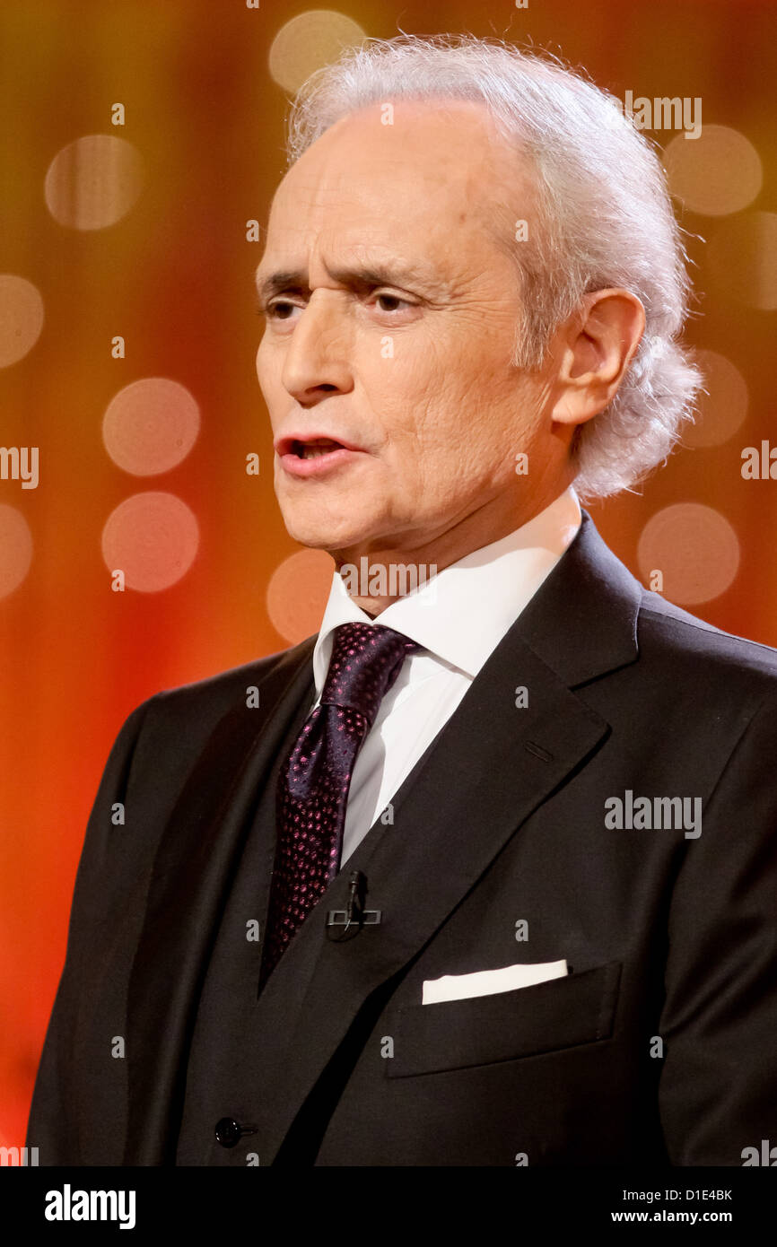 Spanish star tenor and presenter of the eponymous Jose Carreras Gala ...