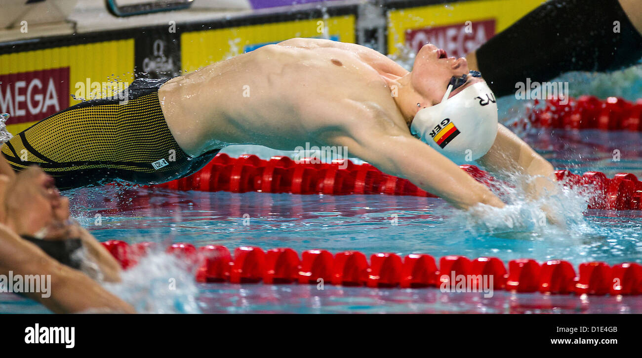 Mens backstroke start hi-res stock photography and images - Alamy