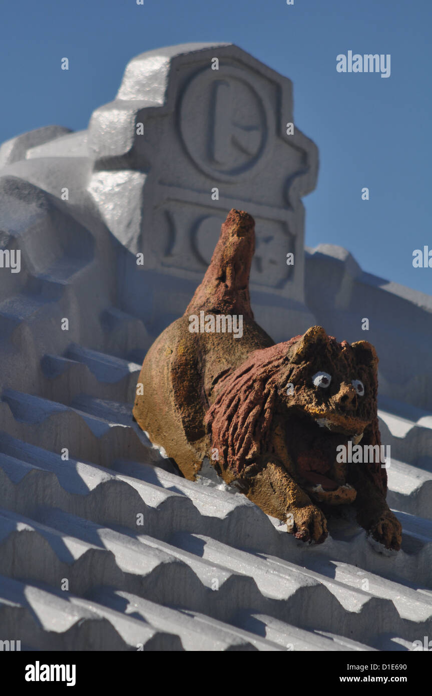 Naha okinawa japan shisa statue hi-res stock photography and images - Alamy