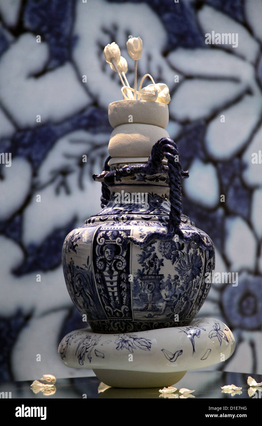 Delft ware hi-res stock photography and images - Alamy