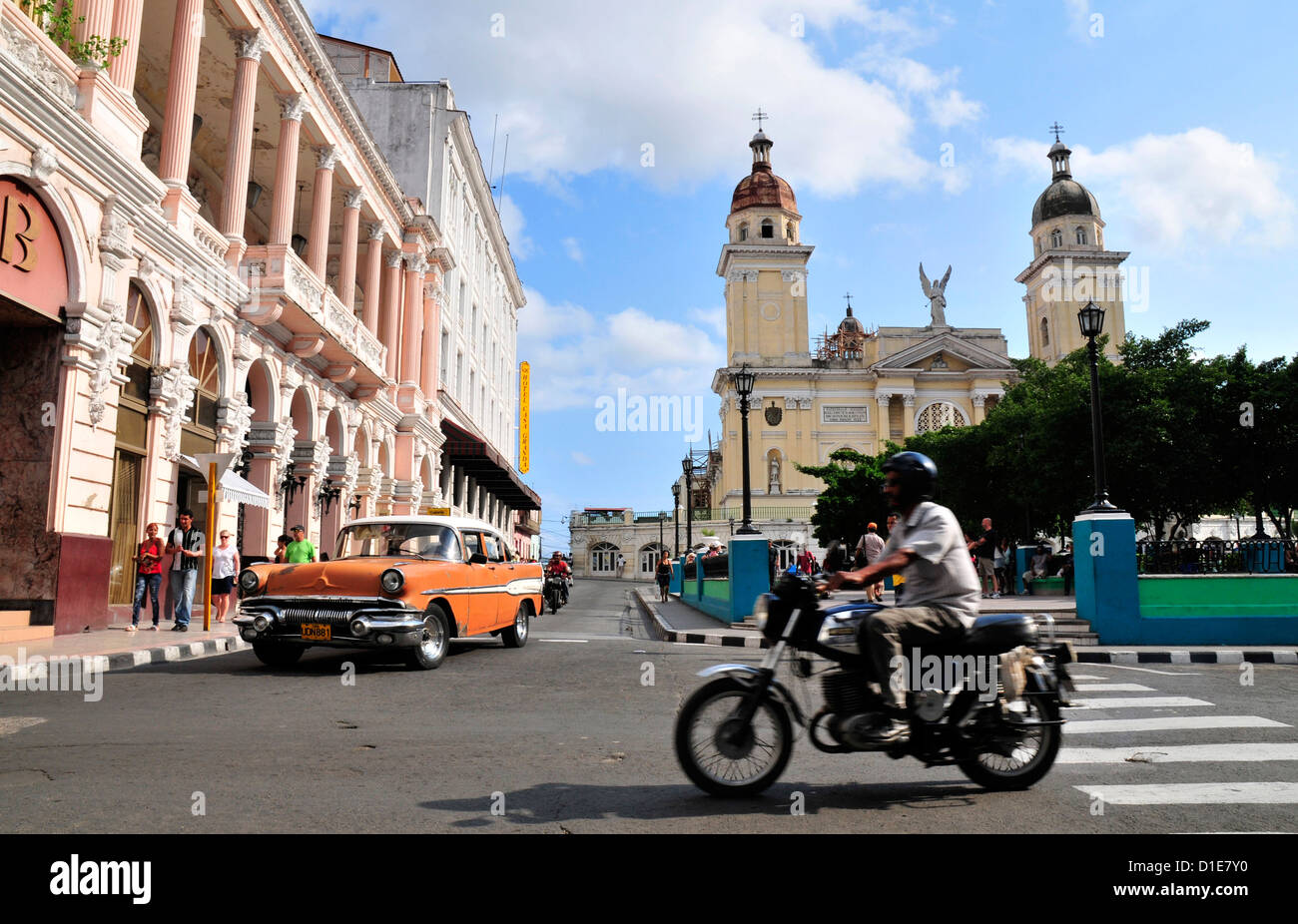 Santiago de cuba street scene hi-res stock photography and images - Alamy