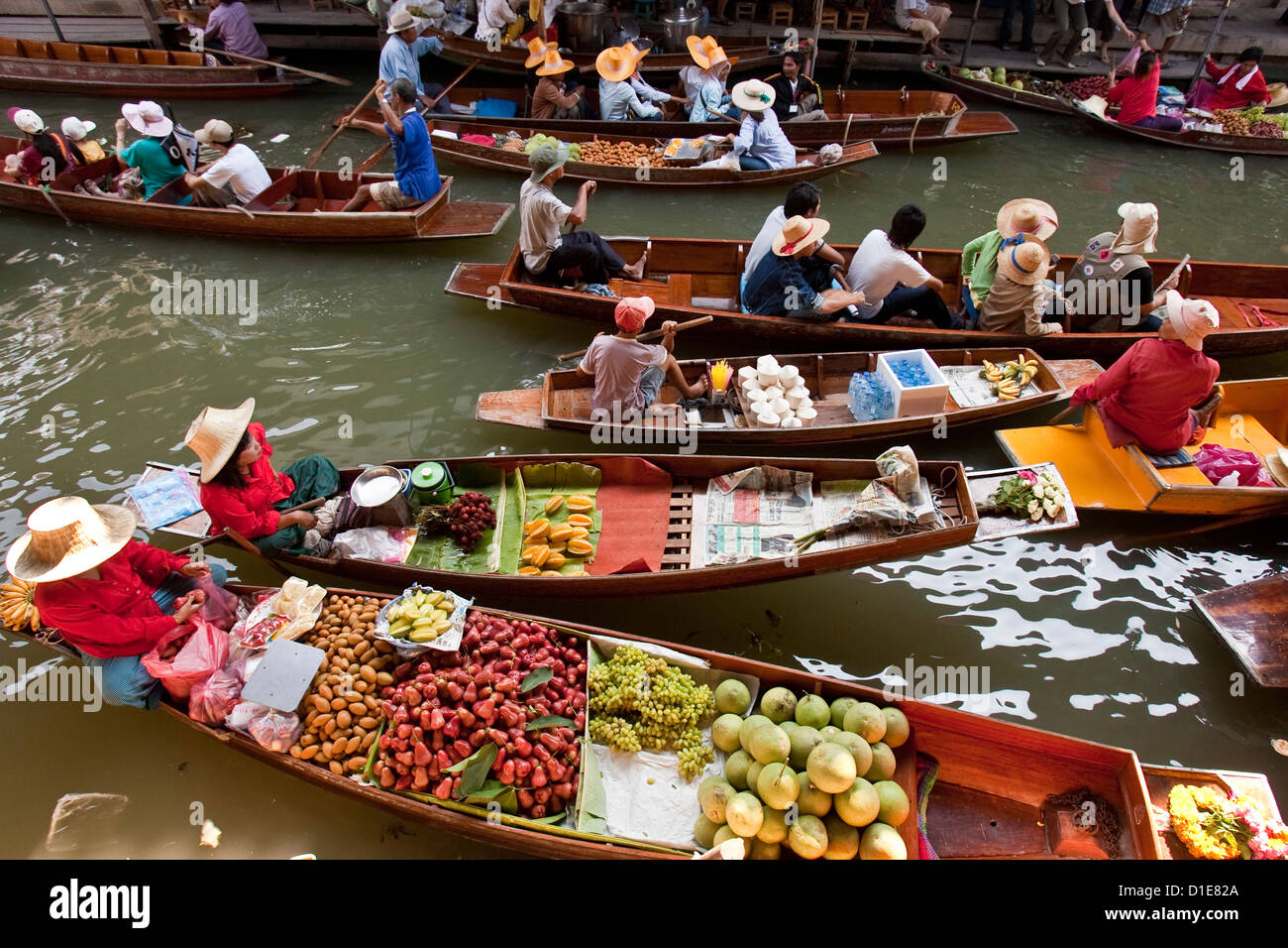The Floating Market, Damnoen Saduak, Thailand Stock Photo - Alamy
