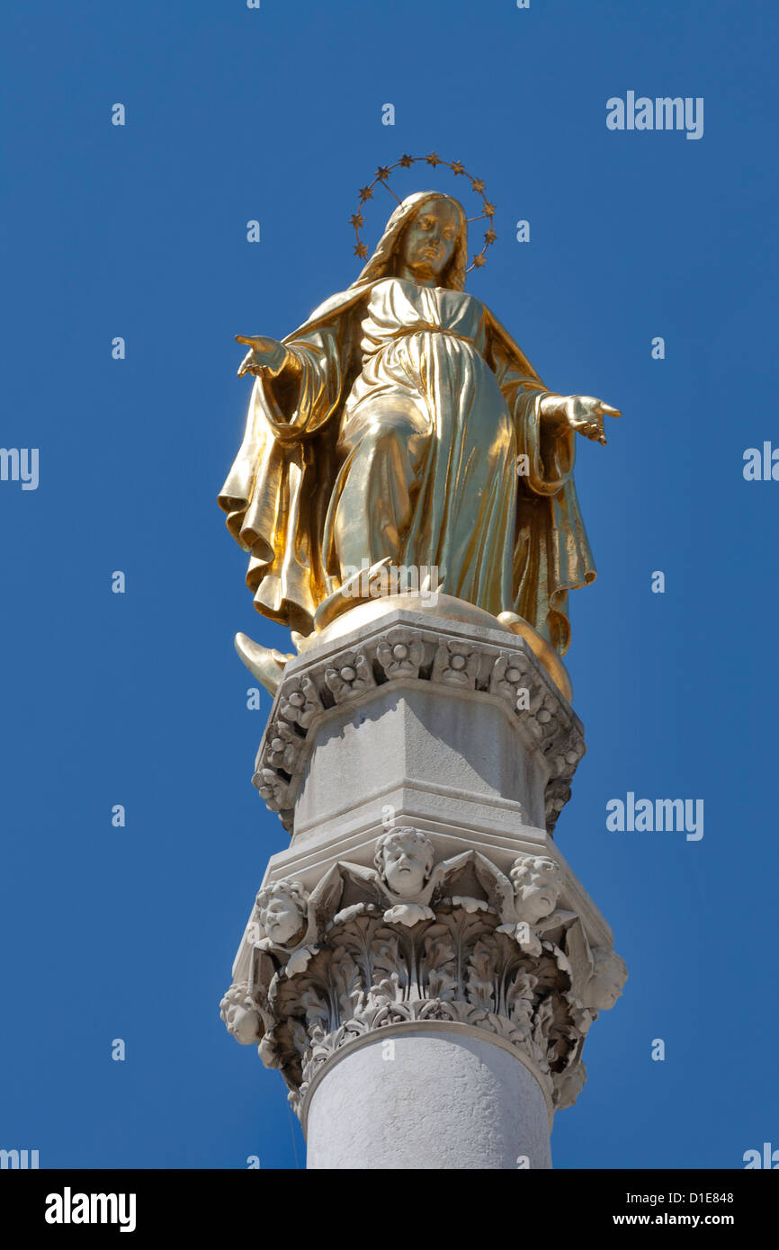 Famous golden statue virgin mary hi-res stock photography and images ...