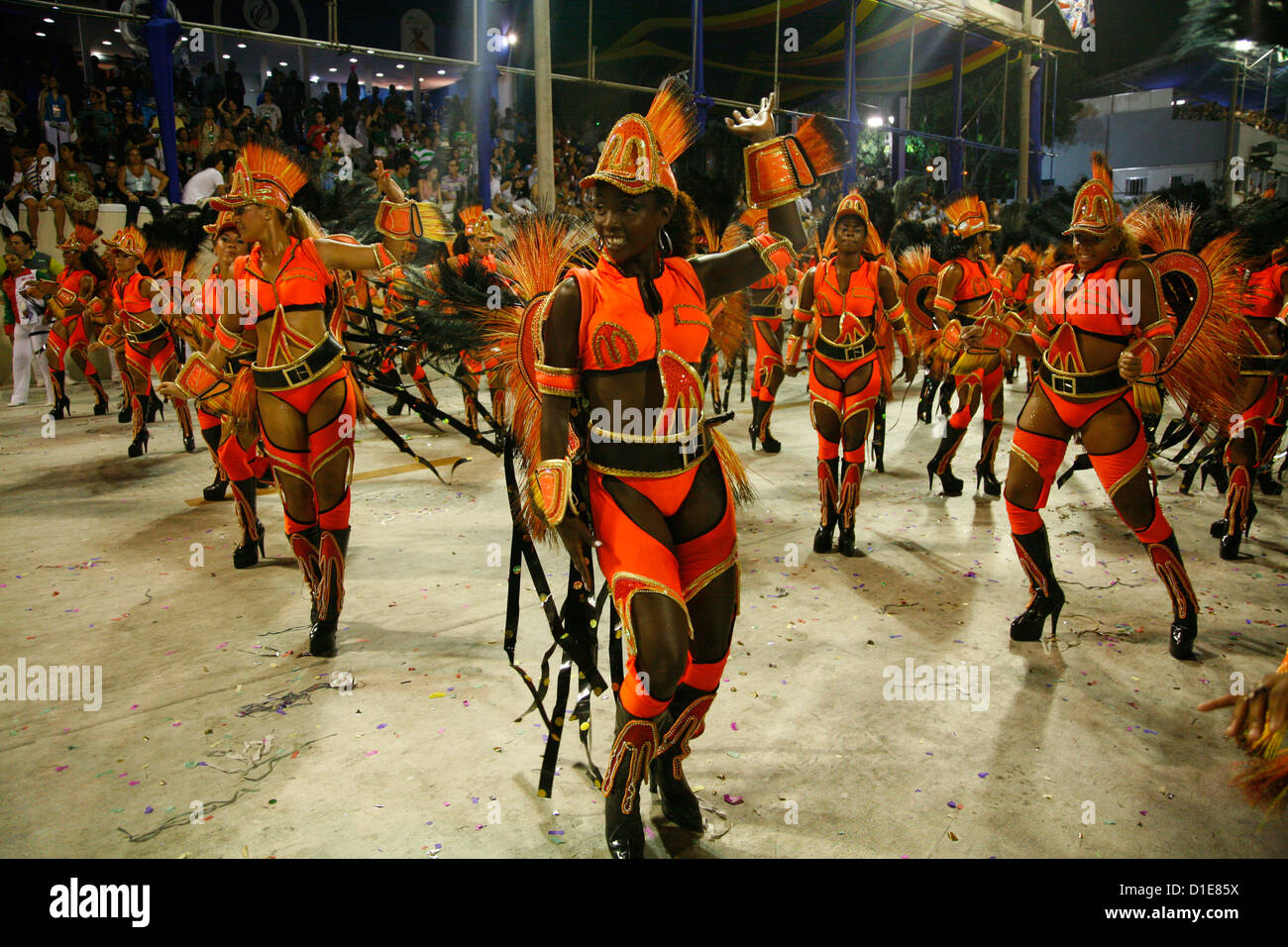 Brazil woman carnival costumes hi-res stock photography and images - Alamy