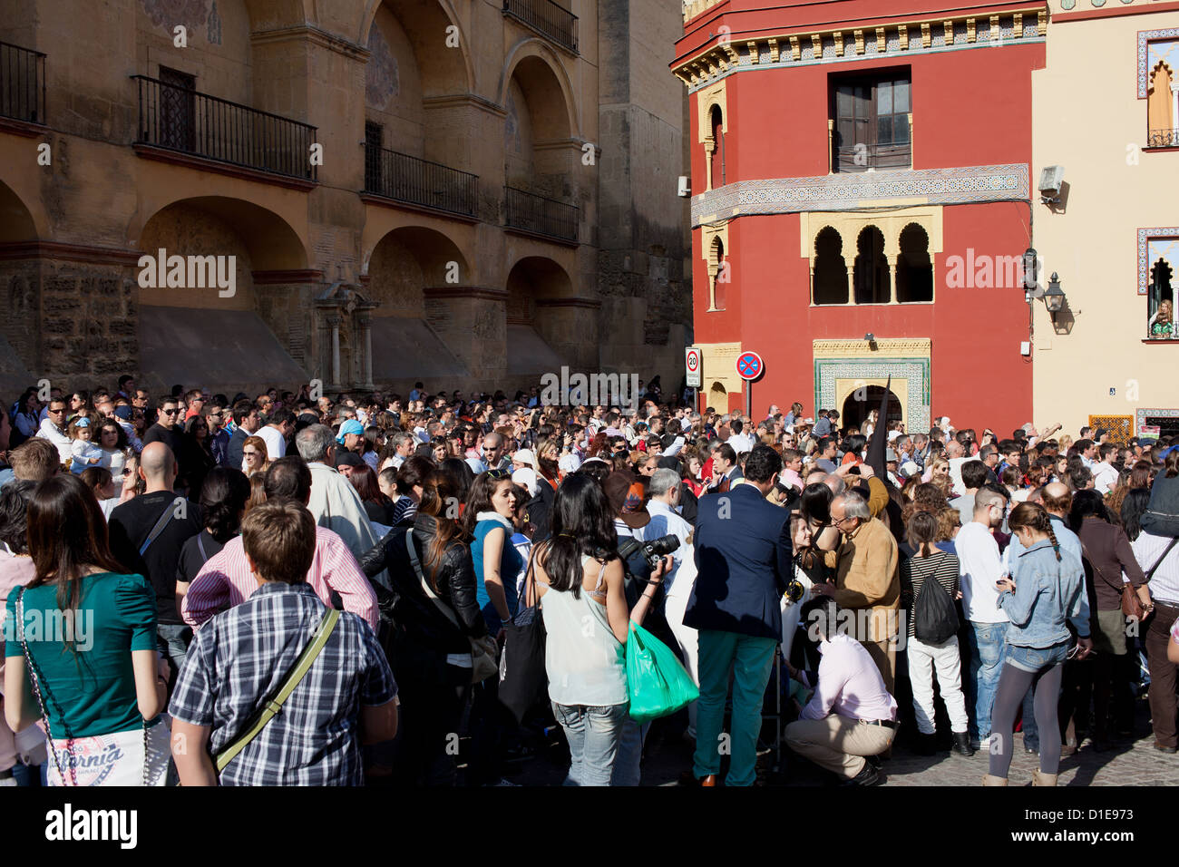 Multitude crowded hi-res stock photography and images - Alamy