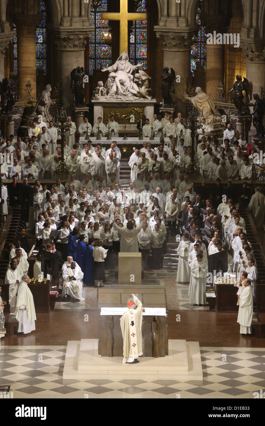 Chrism mass (Easter Wednesday) in Notre Dame Cathedral, Paris, France ...