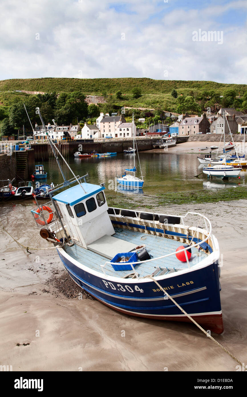 Beached fishing boat in the Harbour at Stonehaven, Aberdeenshire ...