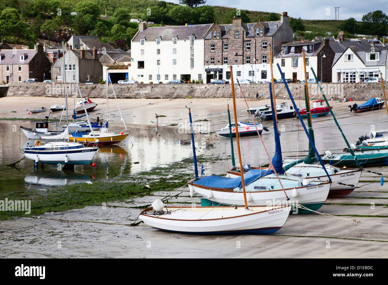 Beached yachts the Harbour at Stonehaven, Aberdeenshire, Scotland ...