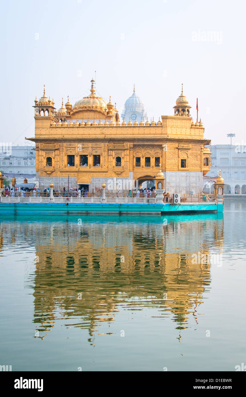 Sikh gurdwara golden temple hi-res stock photography and images - Alamy