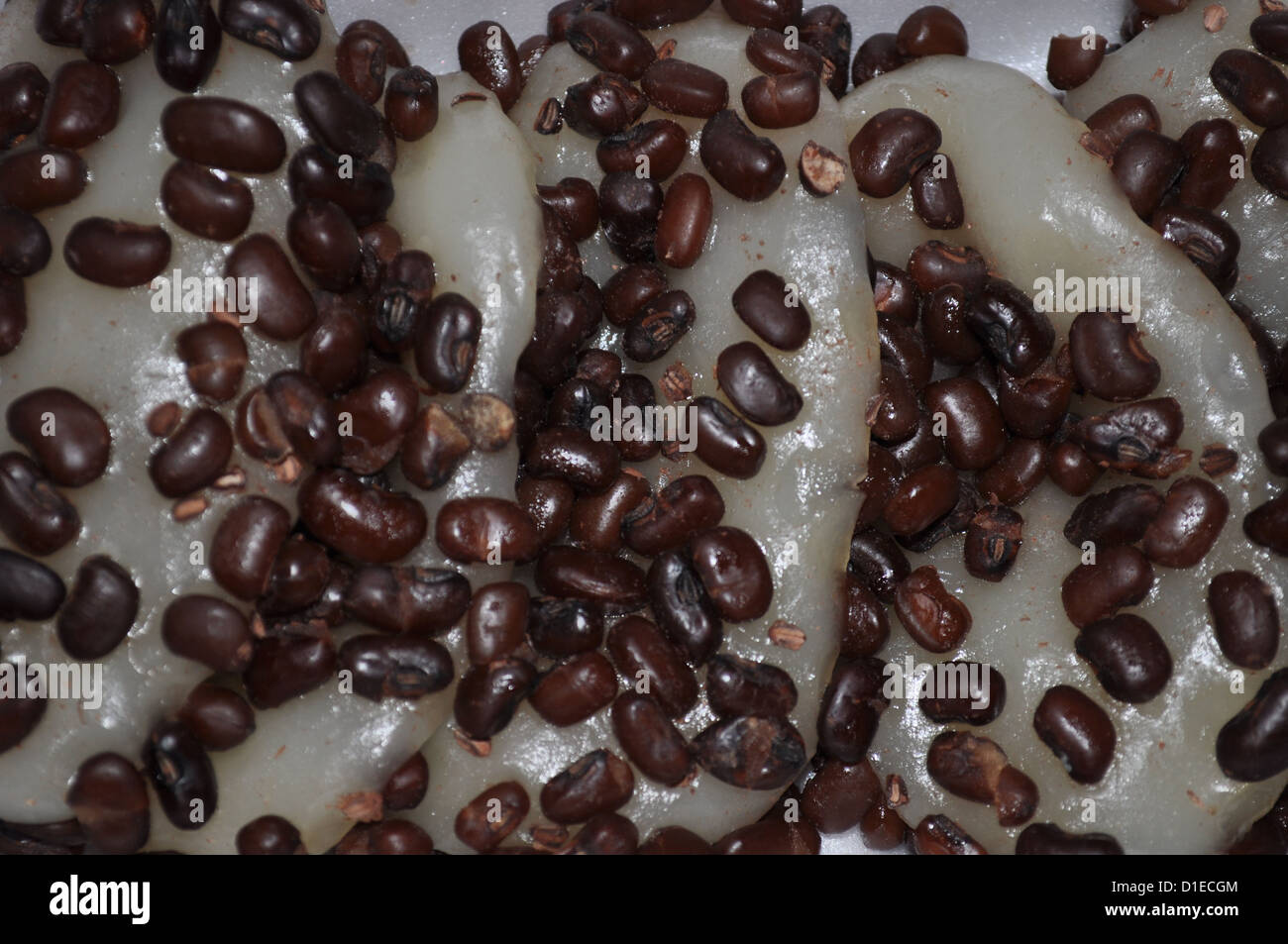 Mochi (Japanese rice dessert) with Azuki beans Stock Photo - Alamy