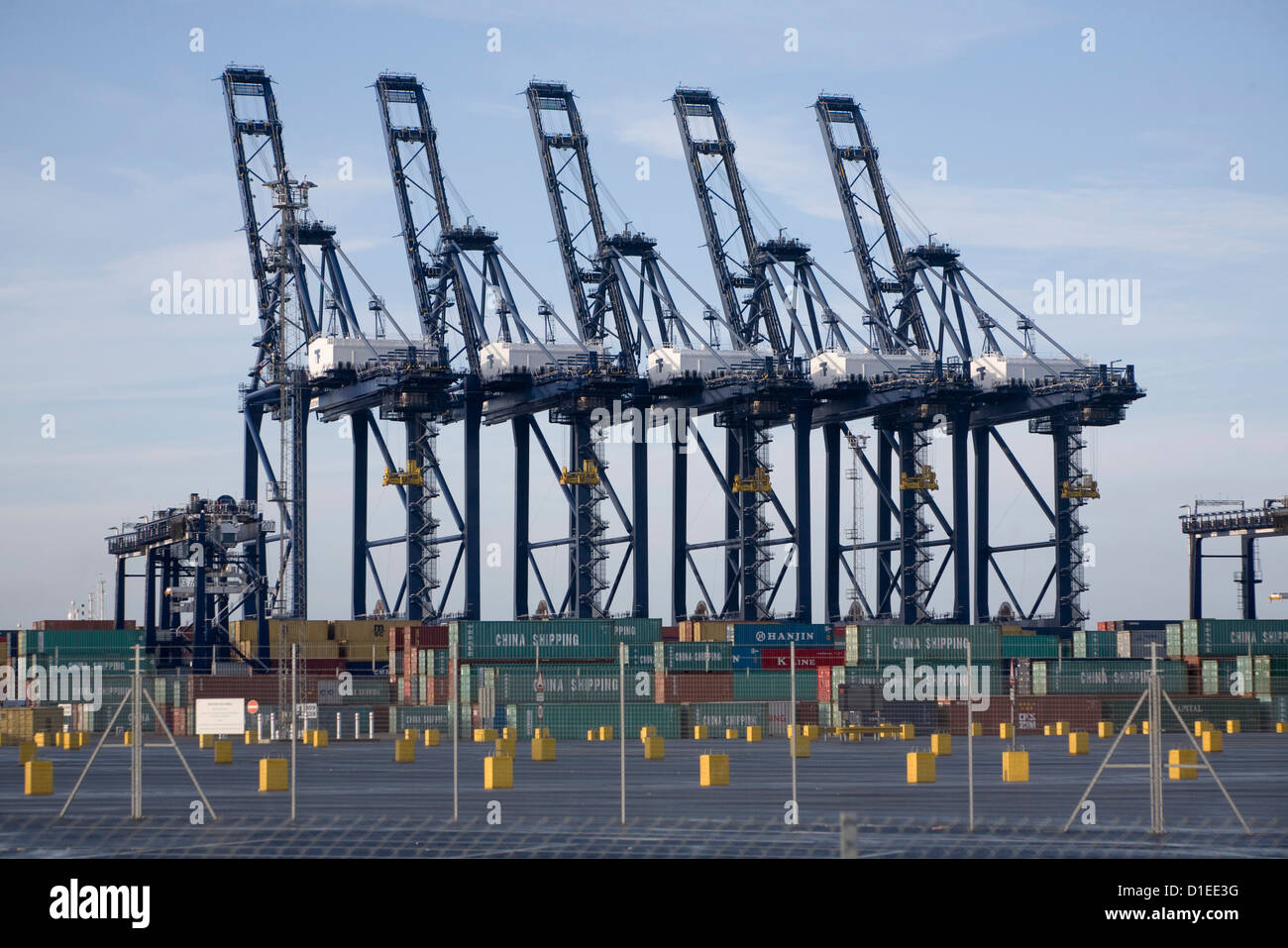 Port of felixstowe docks hi-res stock photography and images - Alamy