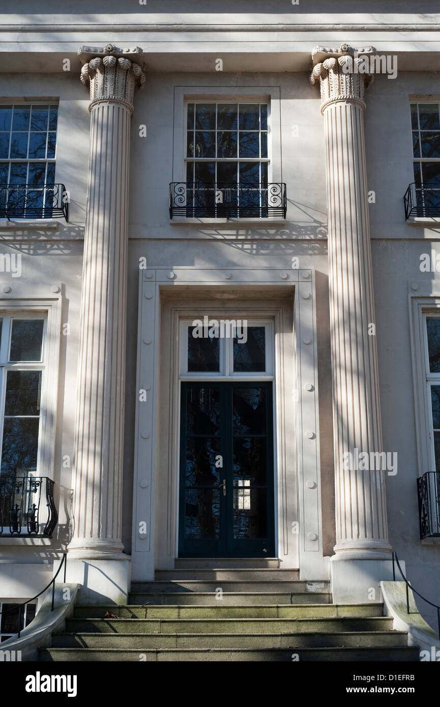 Regency architecture in the centre of Cheltenham, Gloucestershire ...