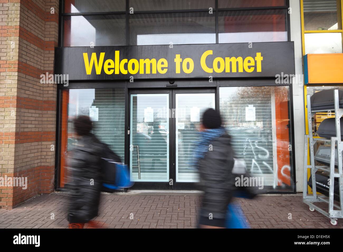 London, UK. 18th December 2012 The Comet store on Old Kent Road had ...
